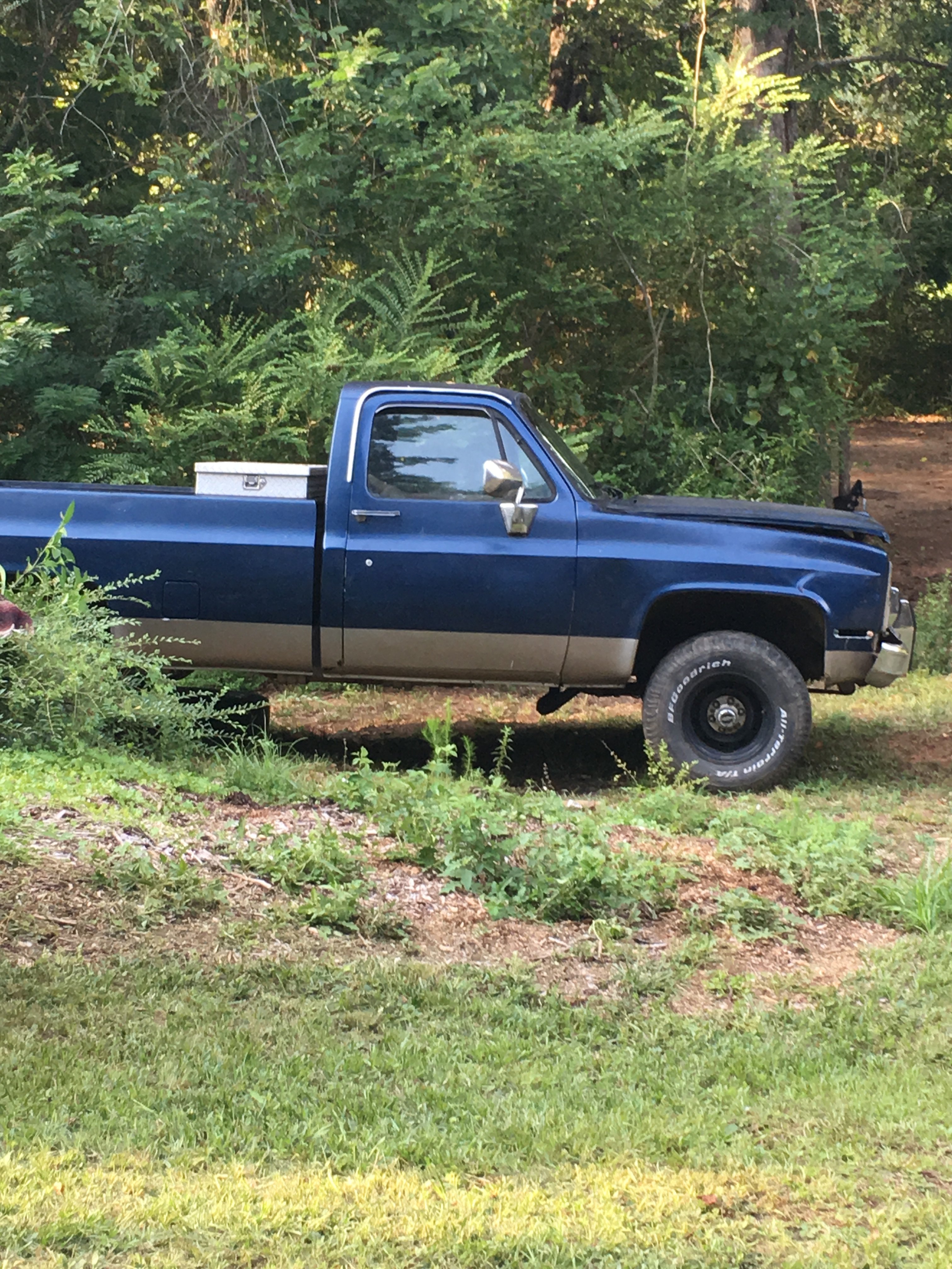 juston's 1987 Chevrolet V10 - Holley My Garage