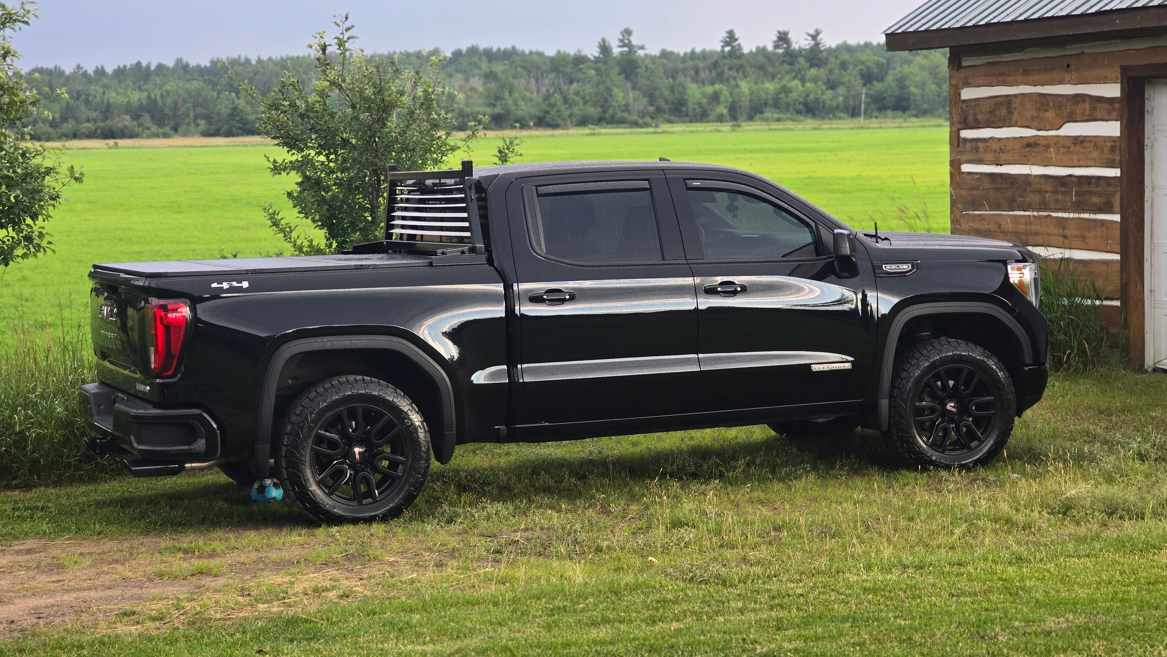 J's 2019 GMC Sierra 1500 - Holley My Garage