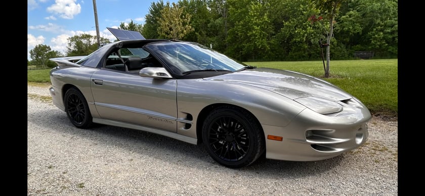 Jeff's 2001 Pontiac Firebird - Holley My Garage