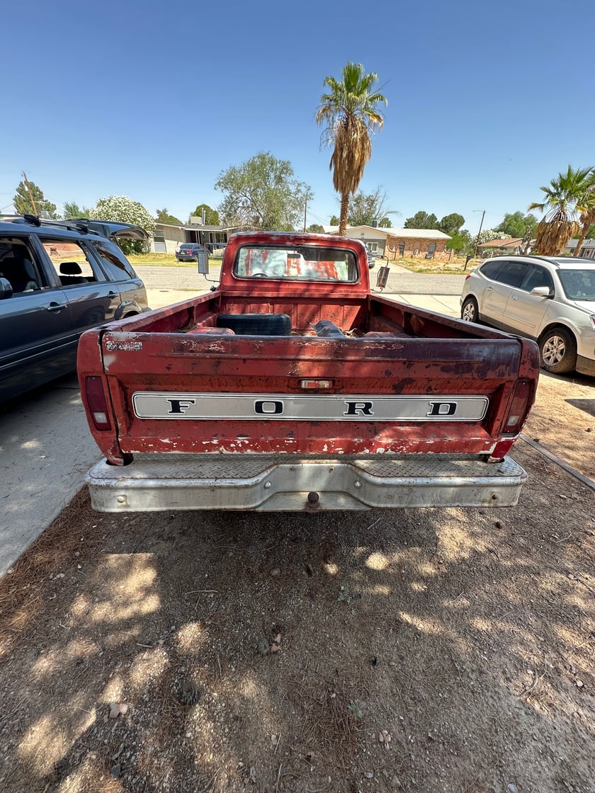 Leonel's 1967 Ford F-250 - Holley My Garage