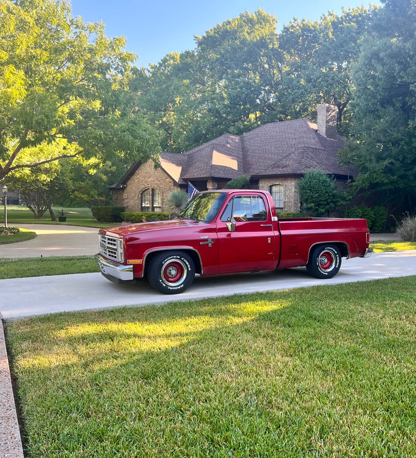 DeJhon's 1987 Chevrolet R10 - Holley My Garage