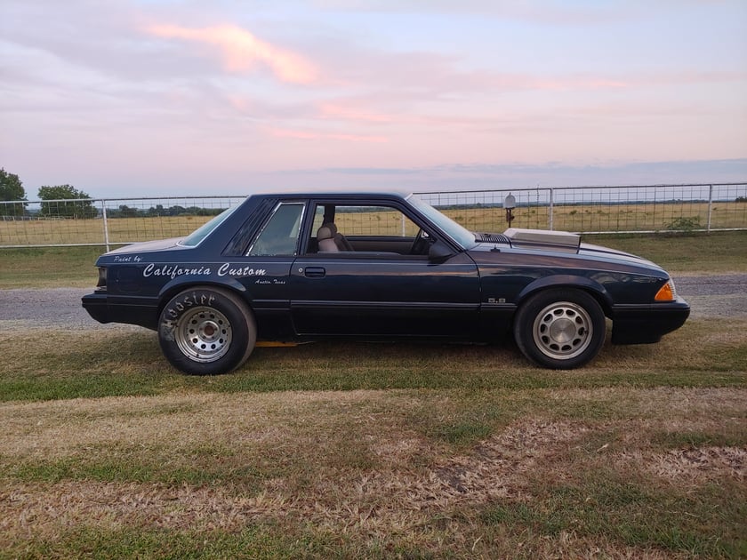 Rattle Snake's 1990 Ford Mustang - Holley My Garage