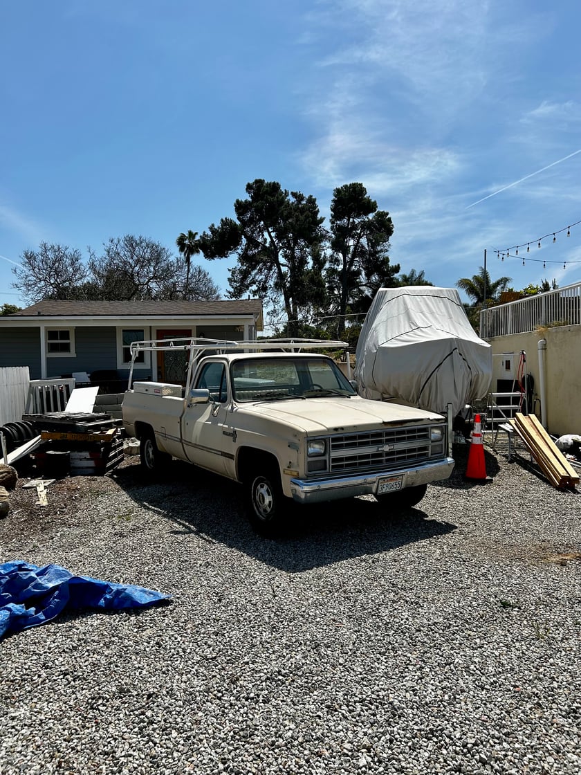 Benjamin's 1987 Chevrolet C20 - Holley My Garage
