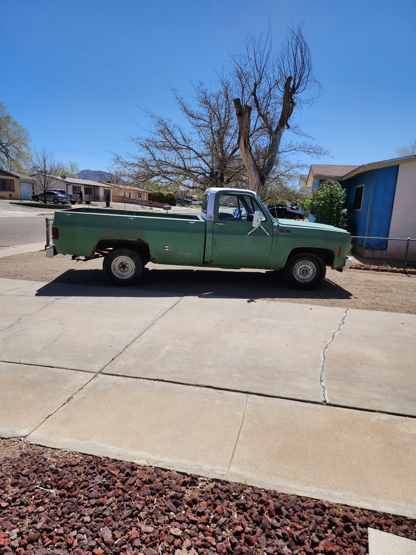 Chris's 1975 Chevrolet C10 - Holley My Garage