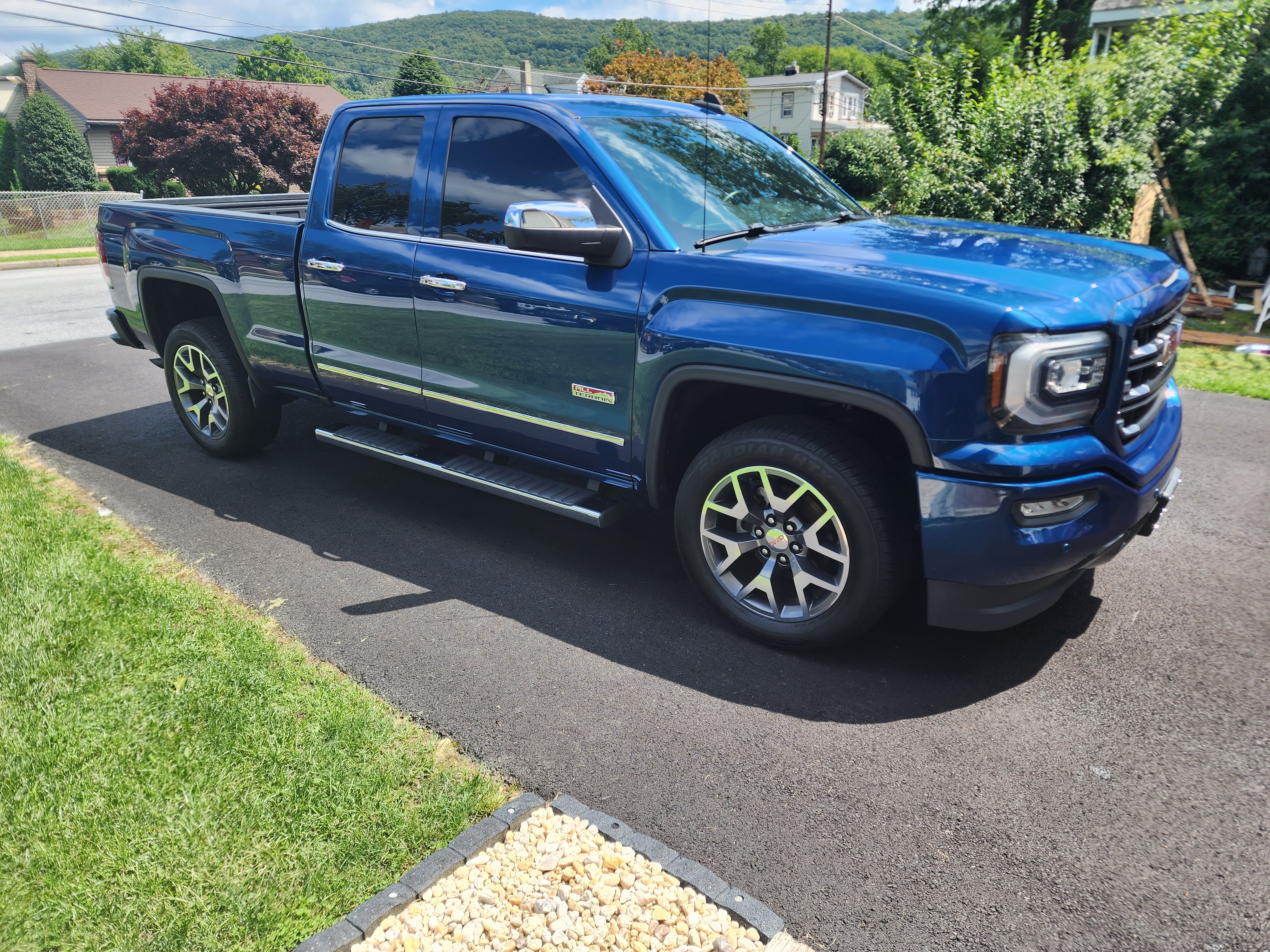 Redx's 2016 GMC Sierra 1500 - Holley My Garage