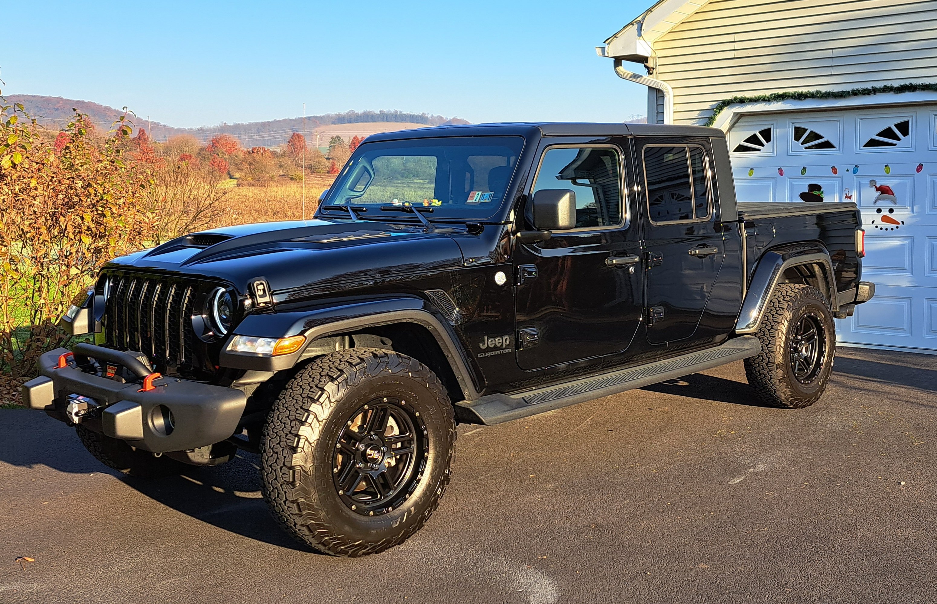 Curtis's 2021 Jeep Gladiator - Holley My Garage