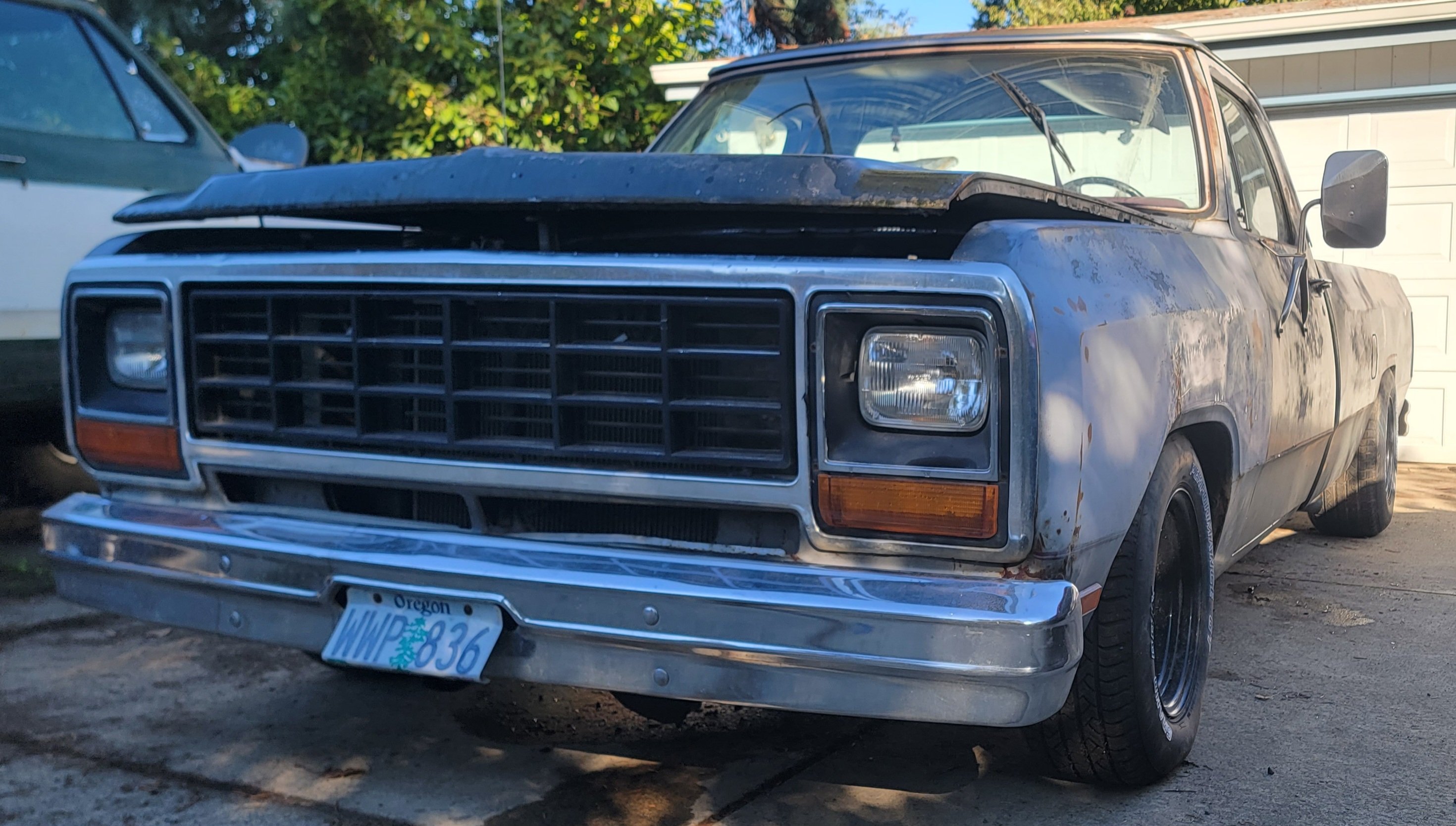 Vincent's 1983 Dodge D150 - Holley My Garage